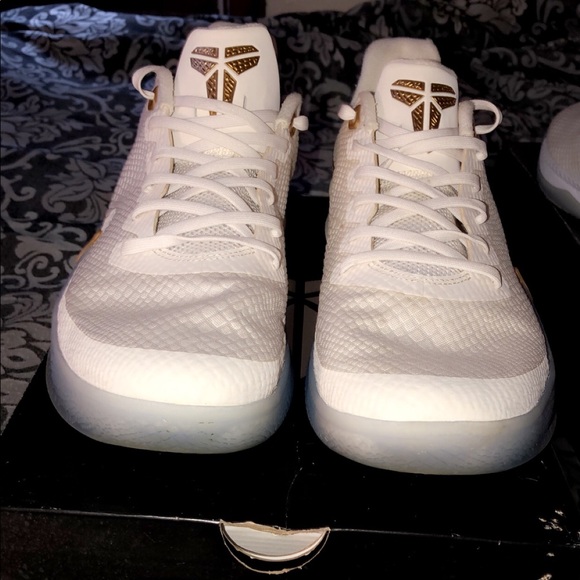 Nike | Shoes | Nike Kobe Metallic Gold 3s Size 15 Mens | Poshmark